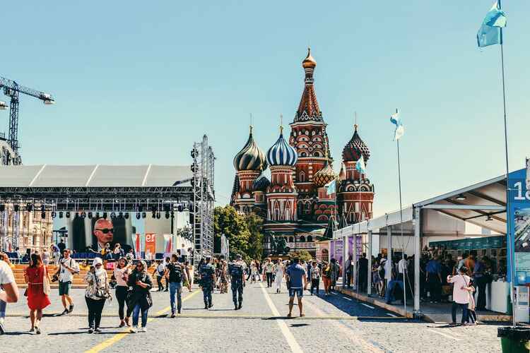 Guide to Russian Etiquette for International Students | MSM Unify